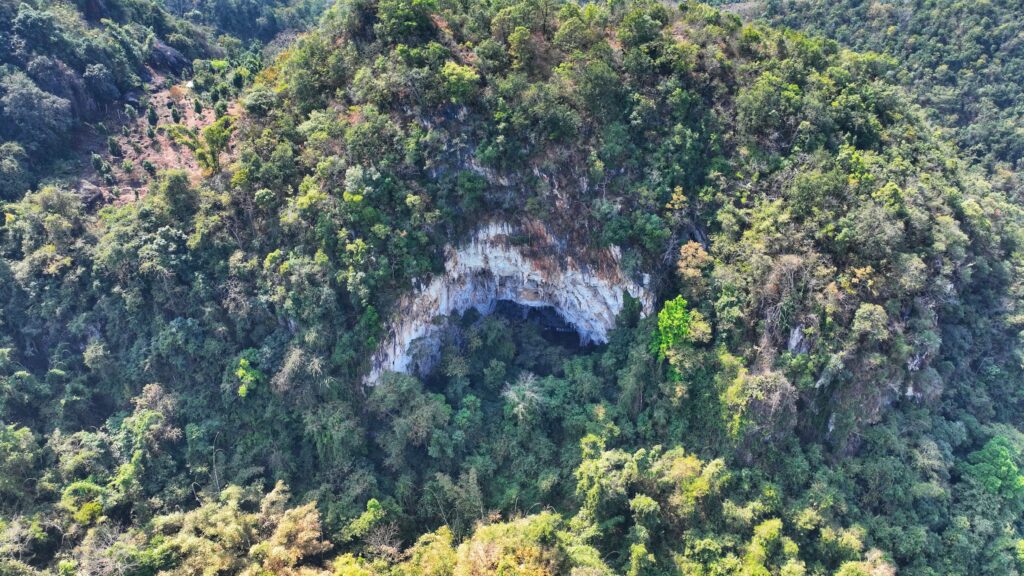 A Journey Through Lincang: Exploring the Wonders of Shifodong Yizhi